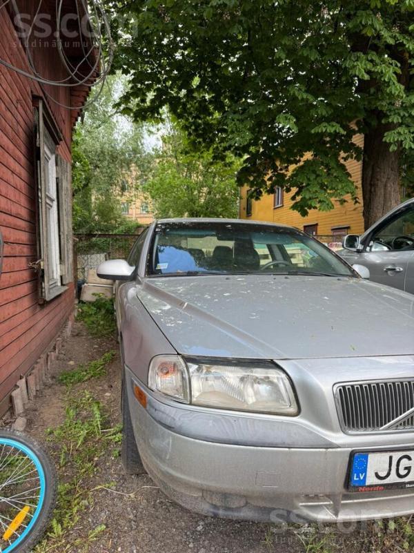 Grey Volvo S80 2002 in Riga, with an engine capacity of 2.00 L and mileage of 260 thousand km for 3200 €, photo 4 on AUTOMOTO.COM.LV