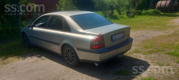 Grey Volvo S80 2002 in Ogre, with an engine capacity of 2.40 L and mileage of 326 thousand km for 1000 €, photo 4 on AUTOMOTO.COM.LV