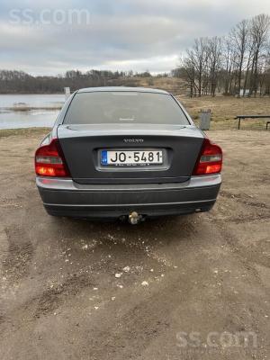 Grey Volvo S80 2002 in Saldus, with an engine capacity of 2.40 L and mileage of 370 thousand km for 600 €, photo 5 on AUTOMOTO.COM.LV