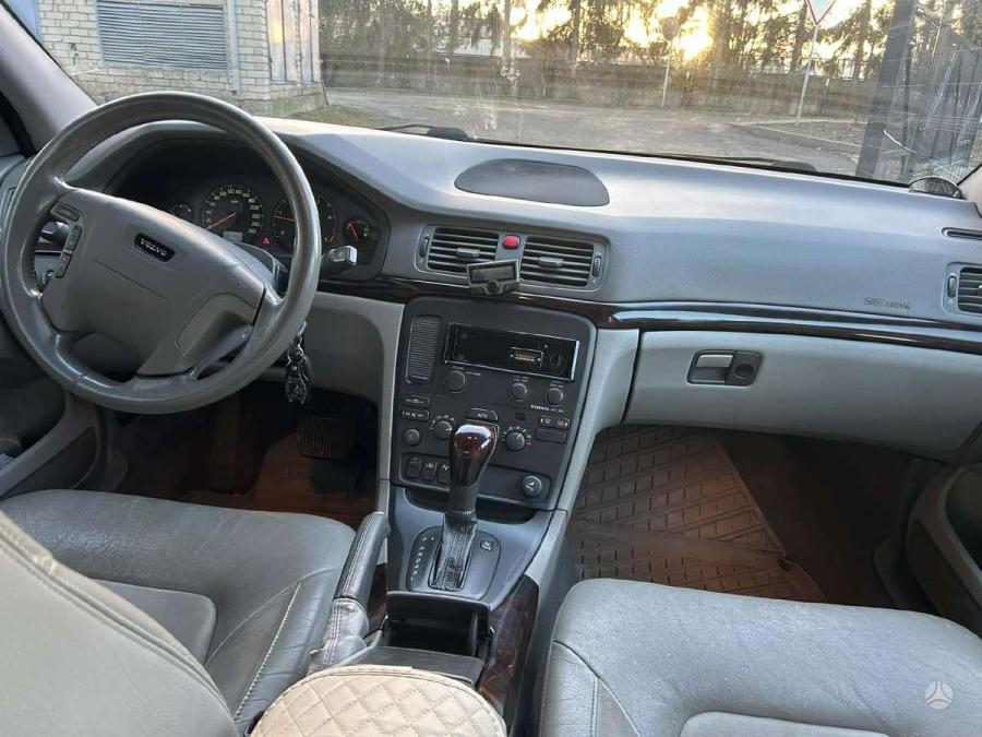 Pelēks Volvo S80 2002 Šauļi, ar dzinēja tilpumu 2.40 L un nobraukumu 238 tūkst. km par 1890 €, foto 8 vietnē AUTOMOTO.COM.LV