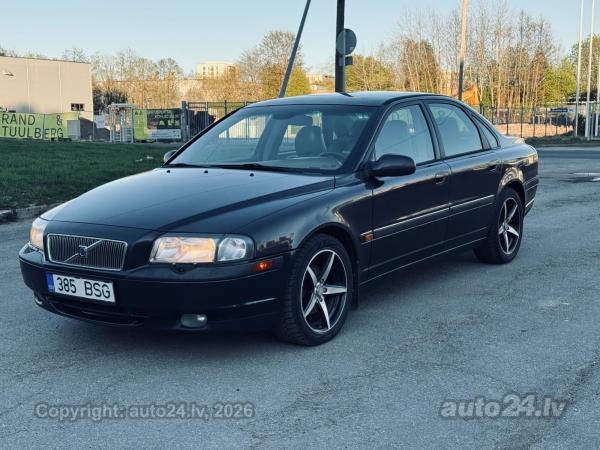 Grey Volvo S80 2002 in Tallinn, with an engine capacity of 2.40 L and mileage of 368 thousand km for 2300 €, photo 1 on AUTOMOTO.COM.LV
