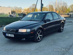 Pelēks Volvo S80 2002 Tallina, ar dzinēja tilpumu 2.40 L un nobraukumu 368 tūkst. km par 2300 €, foto  vietnē AUTOMOTO.COM.LV
