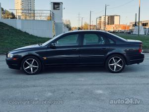 Pelēks Volvo S80 2002 Tallina, ar dzinēja tilpumu 2.40 L un nobraukumu 368 tūkst. km par 2300 €, foto 3 vietnē AUTOMOTO.COM.LV