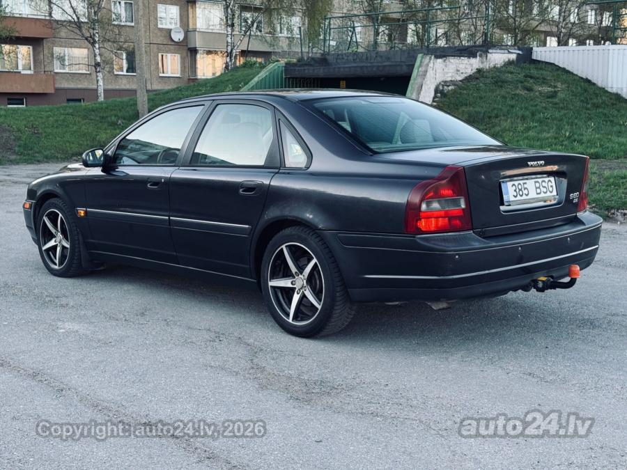 Pelēks Volvo S80 2002 Tallina, ar dzinēja tilpumu 2.40 L un nobraukumu 368 tūkst. km par 2300 €, foto 4 vietnē AUTOMOTO.COM.LV