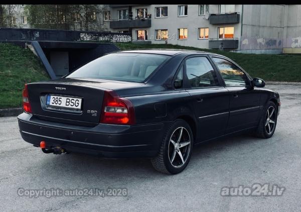 Grey Volvo S80 2002 in Tallinn, with an engine capacity of 2.40 L and mileage of 368 thousand km for 2300 €, photo 4 on AUTOMOTO.COM.LV