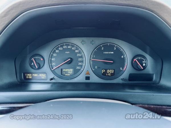 Grey Volvo S80 2002 in Tallinn, with an engine capacity of 2.40 L and mileage of 368 thousand km for 2300 €, photo 8 on AUTOMOTO.COM.LV