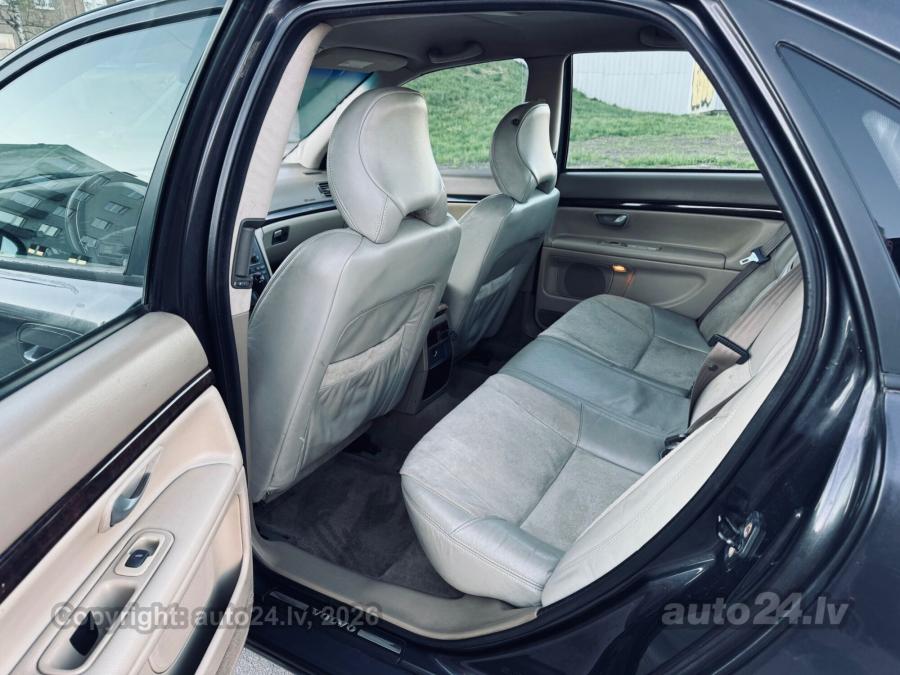 Pelēks Volvo S80 2002 Tallina, ar dzinēja tilpumu 2.40 L un nobraukumu 368 tūkst. km par 2300 €, foto 14 vietnē AUTOMOTO.COM.LV