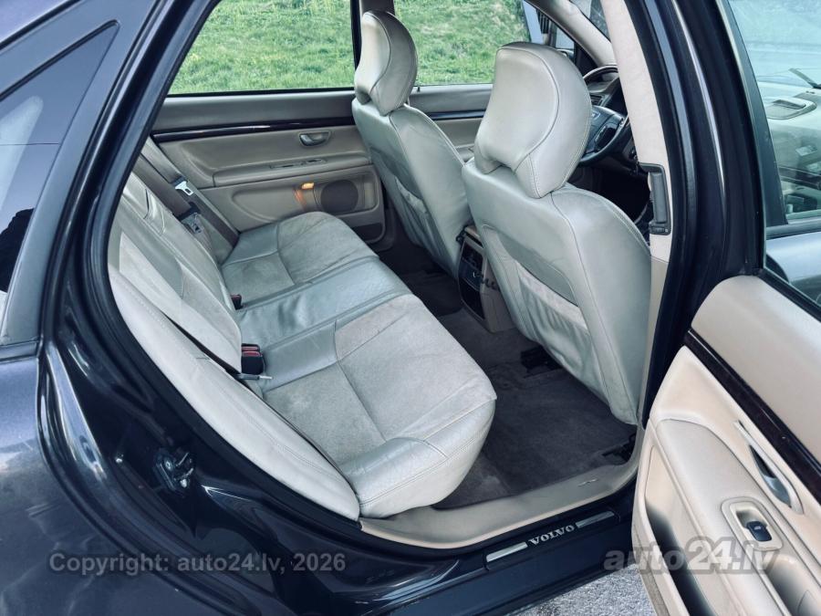 Pelēks Volvo S80 2002 Tallina, ar dzinēja tilpumu 2.40 L un nobraukumu 368 tūkst. km par 2300 €, foto 15 vietnē AUTOMOTO.COM.LV