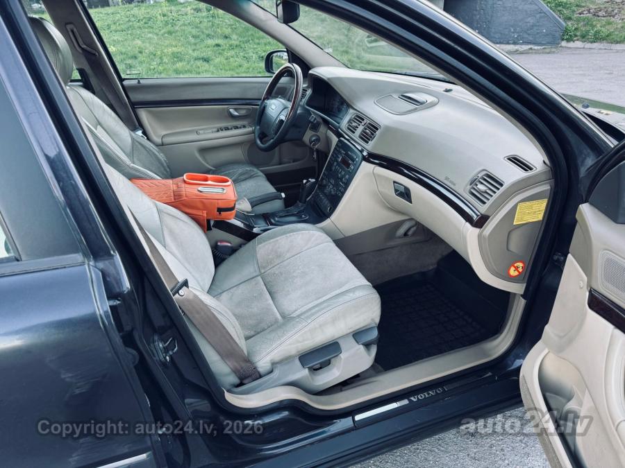Pelēks Volvo S80 2002 Tallina, ar dzinēja tilpumu 2.40 L un nobraukumu 368 tūkst. km par 2300 €, foto 16 vietnē AUTOMOTO.COM.LV