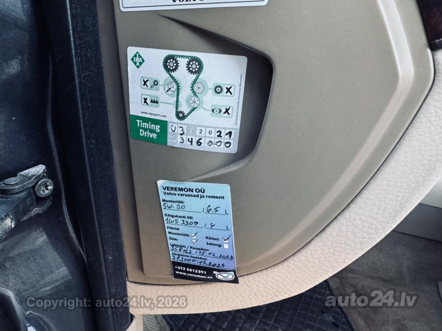 Pelēks Volvo S80 2002 Tallina, ar dzinēja tilpumu 2.40 L un nobraukumu 368 tūkst. km par 2300 €, foto 17 vietnē AUTOMOTO.COM.LV