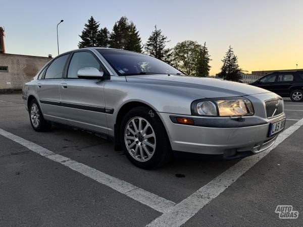 Grey Volvo S80 2002 in Vilnius, with an engine capacity of 2.40 L and mileage of 353 thousand km for 1550 €, photo 6 on AUTOMOTO.COM.LV