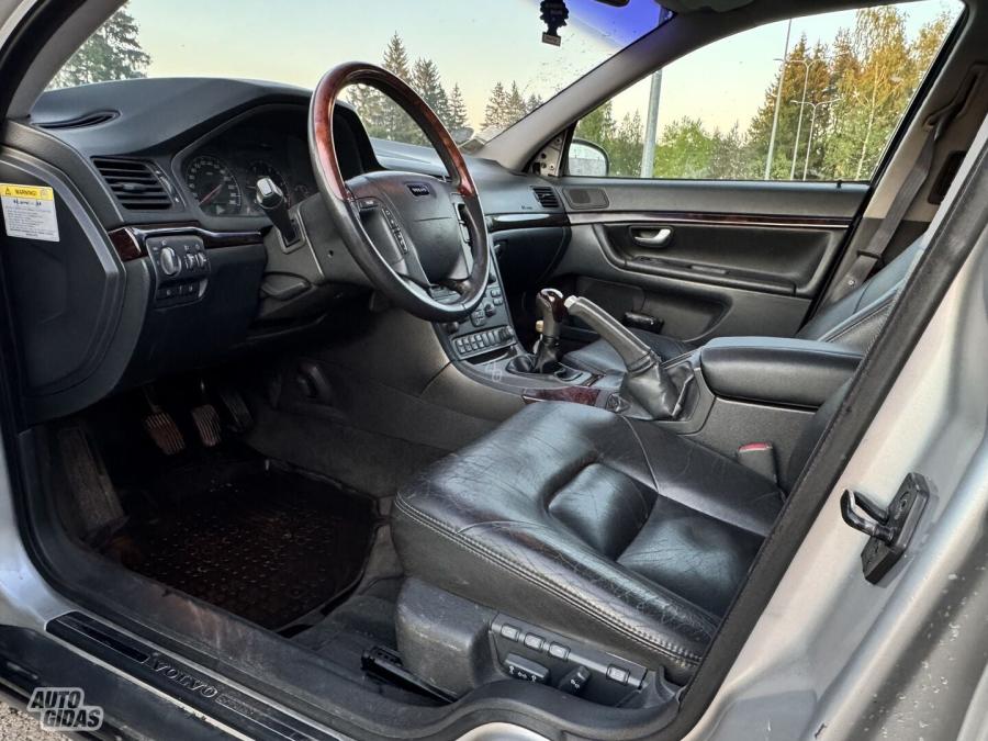 Grey Volvo S80 2002 in Vilnius, with an engine capacity of 2.40 L and mileage of 353 thousand km for 1550 €, photo 8 on AUTOMOTO.COM.LV