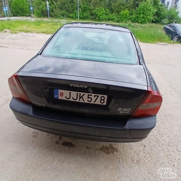 Серый Вольво С80 2002 в Вильнюс, объемом двигателя 2.40 л и пробегом 305 тыс. км за 1200 €, фото 4 на AUTOMOTO.COM.LV