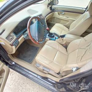 Grey Volvo S80 2002 in Vilnius, with an engine capacity of 2.40 L and mileage of 305 thousand km for 1200 €, photo 7 on AUTOMOTO.COM.LV