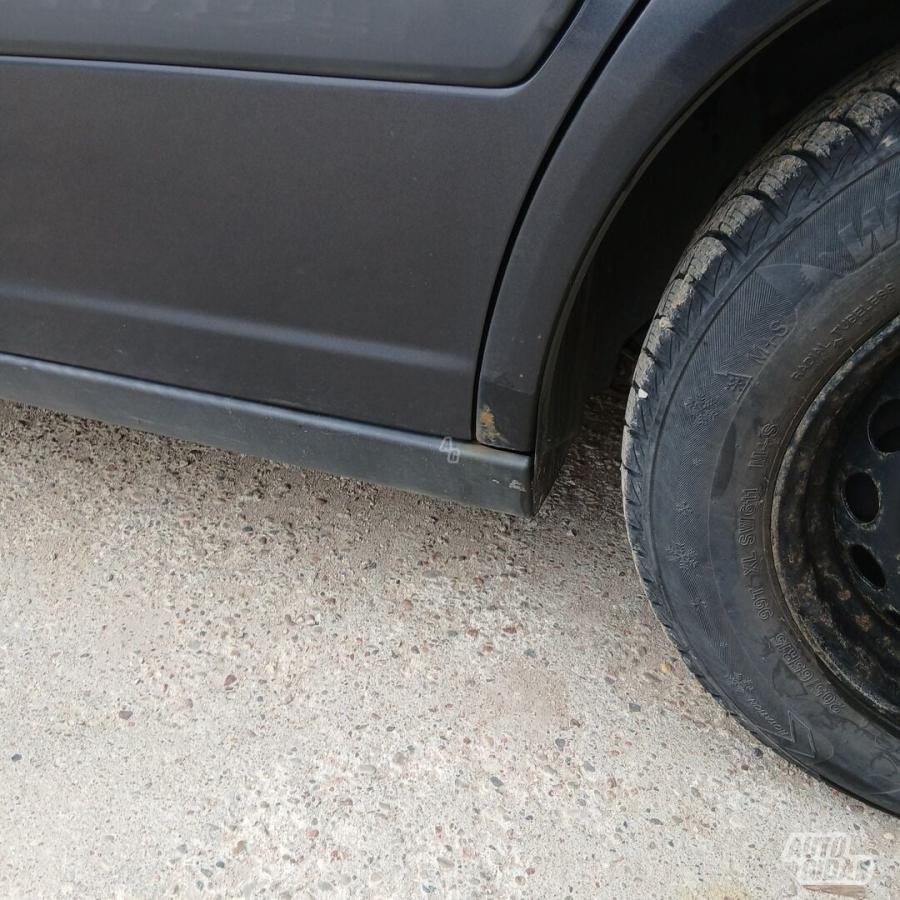 Grey Volvo S80 2002 in Vilnius, with an engine capacity of 2.40 L and mileage of 305 thousand km for 1200 €, photo 12 on AUTOMOTO.COM.LV