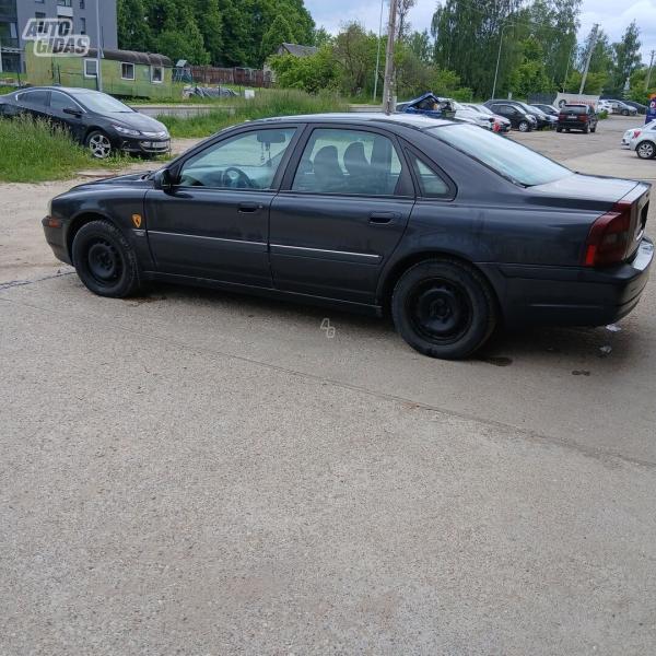 Grey Volvo S80 2002 in Vilnius, with an engine capacity of 2.40 L and mileage of 305 thousand km for 1100 €, photo 2 on AUTOMOTO.COM.LV