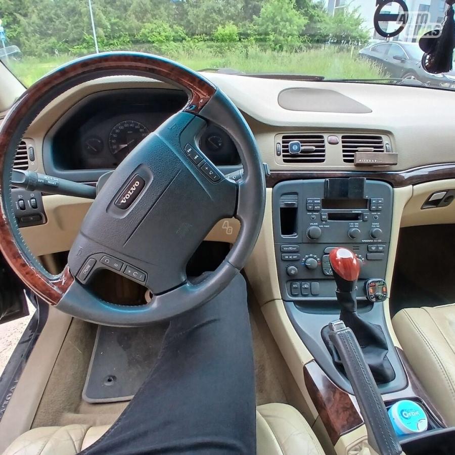 Pelēks Volvo S80 2002 Viļņa, ar dzinēja tilpumu 2.40 L un nobraukumu 305 tūkst. km par 1100 €, foto 6 vietnē AUTOMOTO.COM.LV