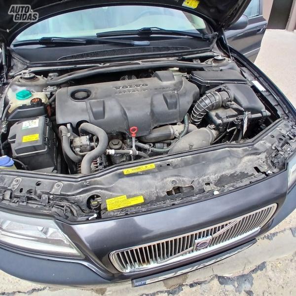 Grey Volvo S80 2002 in Vilnius, with an engine capacity of 2.40 L and mileage of 305 thousand km for 1100 €, photo 9 on AUTOMOTO.COM.LV