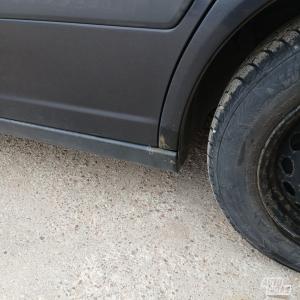 Pelēks Volvo S80 2002 Viļņa, ar dzinēja tilpumu 2.40 L un nobraukumu 305 tūkst. km par 1100 €, foto 12 vietnē AUTOMOTO.COM.LV