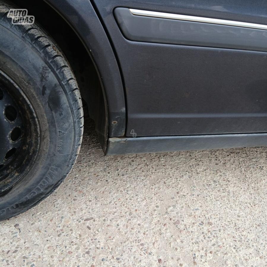 Pelēks Volvo S80 2002 Viļņa, ar dzinēja tilpumu 2.40 L un nobraukumu 305 tūkst. km par 1100 €, foto 14 vietnē AUTOMOTO.COM.LV