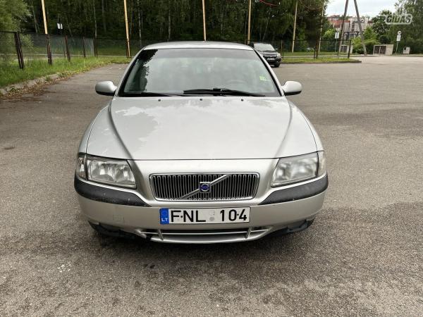 Pelēks Volvo S80 2002 Viļņa, ar dzinēja tilpumu 2.40 L un nobraukumu 257 tūkst. km par 1100 €, foto 1 vietnē AUTOMOTO.COM.LV