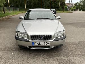 Grey Volvo S80 2002 in Vilnius, with an engine capacity of 2.40 L and mileage of 257 thousand km for 1100 €, photo  on AUTOMOTO.COM.LV