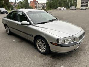 Grey Volvo S80 2002 in Vilnius, with an engine capacity of 2.40 L and mileage of 257 thousand km for 1100 €, photo 4 on AUTOMOTO.COM.LV