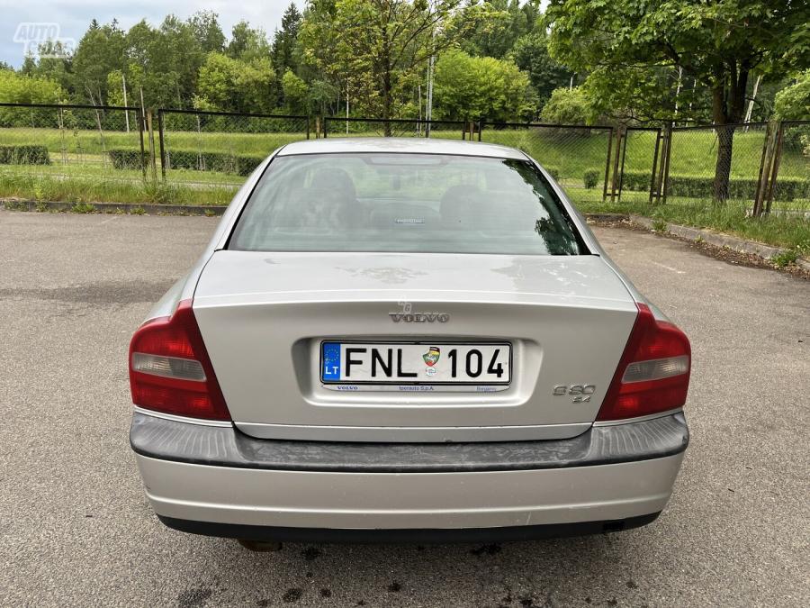 Grey Volvo S80 2002 in Vilnius, with an engine capacity of 2.40 L and mileage of 257 thousand km for 1100 €, photo 5 on AUTOMOTO.COM.LV