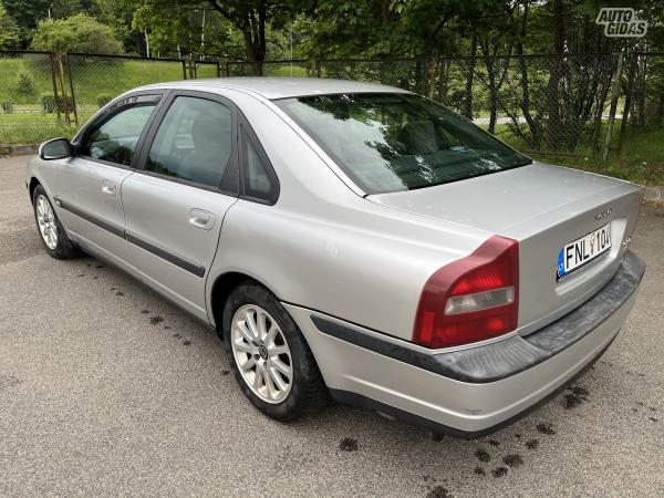 Pelēks Volvo S80 2002 Viļņa, ar dzinēja tilpumu 2.40 L un nobraukumu 257 tūkst. km par 1100 €, foto 5 vietnē AUTOMOTO.COM.LV