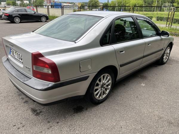 Pelēks Volvo S80 2002 Viļņa, ar dzinēja tilpumu 2.40 L un nobraukumu 257 tūkst. km par 1100 €, foto 6 vietnē AUTOMOTO.COM.LV