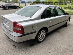 Grey Volvo S80 2002 in Vilnius, with an engine capacity of 2.40 L and mileage of 257 thousand km for 1100 €, photo 7 on AUTOMOTO.COM.LV
