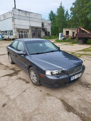 Grey Volvo S80 2002 in Rezekne, with an engine capacity of 2.40 L and mileage of 453 thousand km for 1200 €, photo 4 on AUTOMOTO.COM.LV