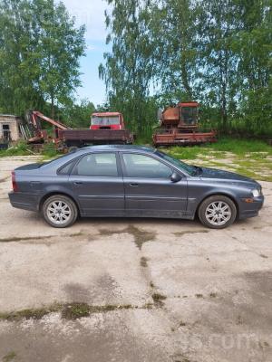 Grey Volvo S80 2002 in Rezekne, with an engine capacity of 2.40 L and mileage of 453 thousand km for 1200 €, photo 5 on AUTOMOTO.COM.LV
