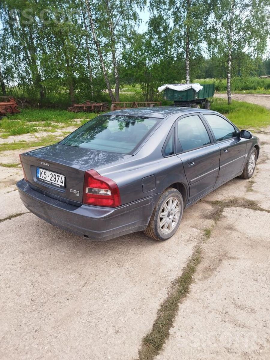 Grey Volvo S80 2002 in Rezekne, with an engine capacity of 2.40 L and mileage of 453 thousand km for 1200 €, photo 6 on AUTOMOTO.COM.LV