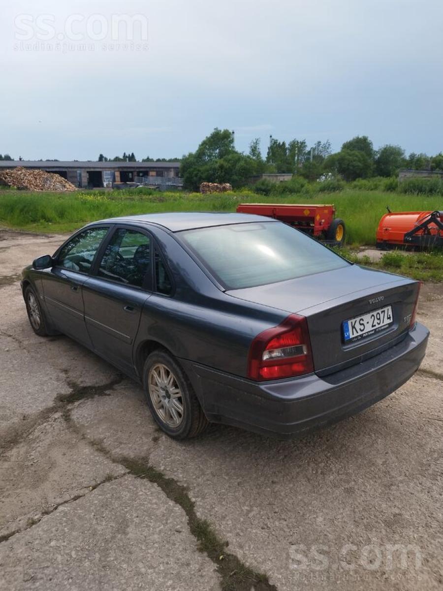 Grey Volvo S80 2002 in Rezekne, with an engine capacity of 2.40 L and mileage of 453 thousand km for 1200 €, photo 8 on AUTOMOTO.COM.LV