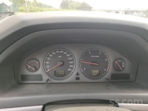 Grey Volvo S80 2002 in Rezekne, with an engine capacity of 2.40 L and mileage of 453 thousand km for 1200 €, photo 12 on AUTOMOTO.COM.LV