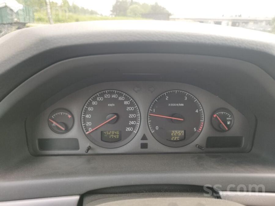 Grey Volvo S80 2002 in Rezekne, with an engine capacity of 2.40 L and mileage of 453 thousand km for 1200 €, photo 12 on AUTOMOTO.COM.LV