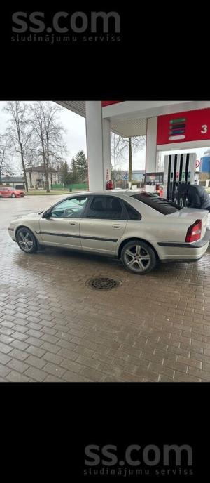 Grey Volvo S80 2002 in Jelgava, with an engine capacity of 2.40 L and mileage of 365 thousand km for 750 €, photo 3 on AUTOMOTO.COM.LV