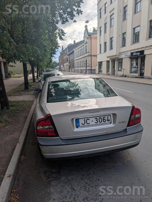 Grey Volvo S80 2002 in Riga, with an engine capacity of 1.90 L and mileage of 312 thousand km for 600 €, photo 3 on AUTOMOTO.COM.LV