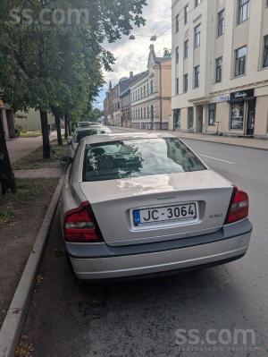 Grey Volvo S80 2002 in Riga, with an engine capacity of 1.90 L and mileage of 312 thousand km for 600 €, photo 4 on AUTOMOTO.COM.LV