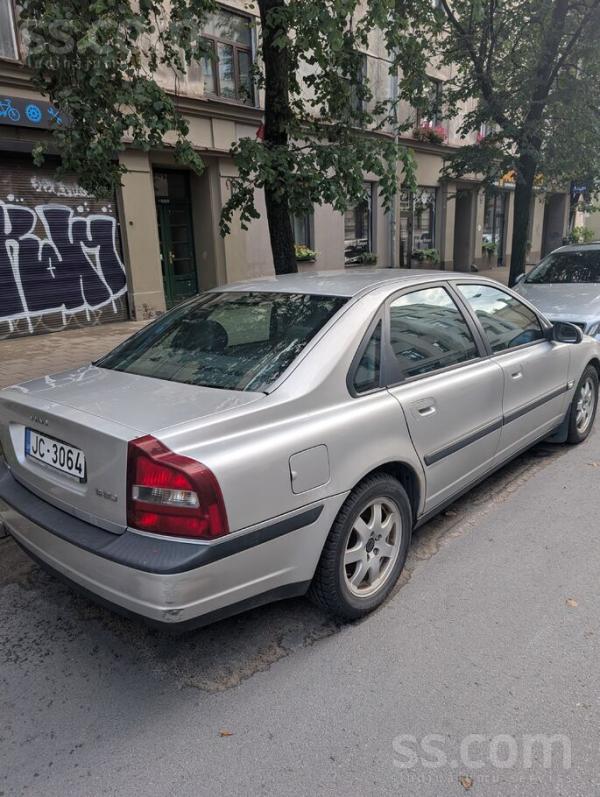 Grey Volvo S80 2002 in Riga, with an engine capacity of 1.90 L and mileage of 312 thousand km for 600 €, photo 4 on AUTOMOTO.COM.LV