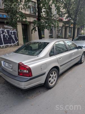 Grey Volvo S80 2002 in Riga, with an engine capacity of 1.90 L and mileage of 312 thousand km for 600 €, photo 5 on AUTOMOTO.COM.LV