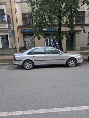 Grey Volvo S80 2002 in Riga, with an engine capacity of 1.90 L and mileage of 312 thousand km for 600 €, photo 6 on AUTOMOTO.COM.LV