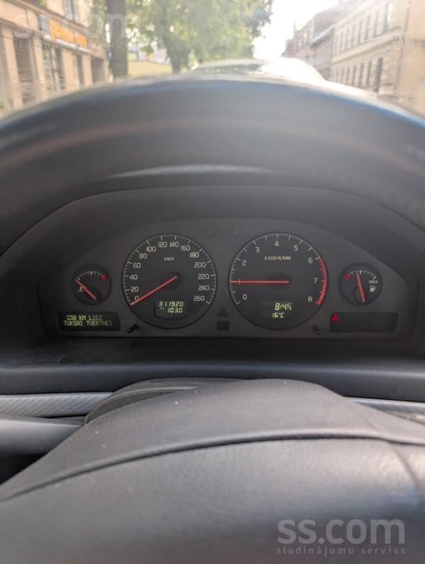 Grey Volvo S80 2002 in Riga, with an engine capacity of 1.90 L and mileage of 312 thousand km for 600 €, photo 7 on AUTOMOTO.COM.LV