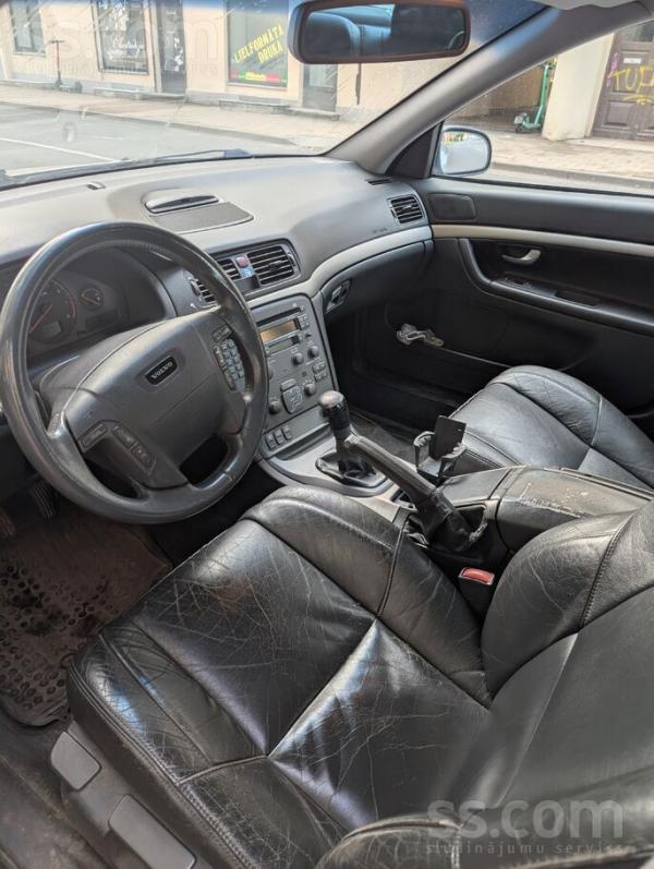 Grey Volvo S80 2002 in Riga, with an engine capacity of 1.90 L and mileage of 312 thousand km for 600 €, photo 8 on AUTOMOTO.COM.LV