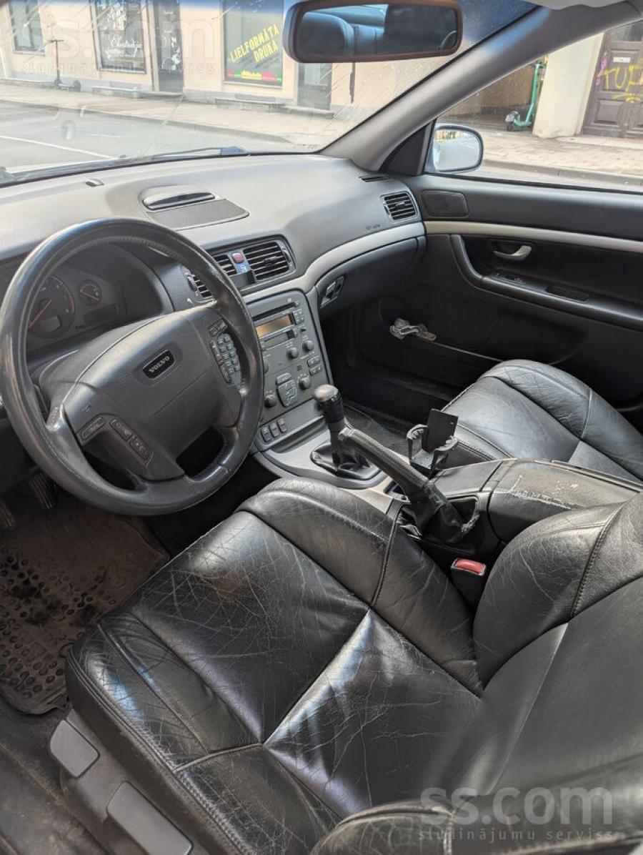 Grey Volvo S80 2002 in Riga, with an engine capacity of 1.90 L and mileage of 312 thousand km for 600 €, photo 9 on AUTOMOTO.COM.LV