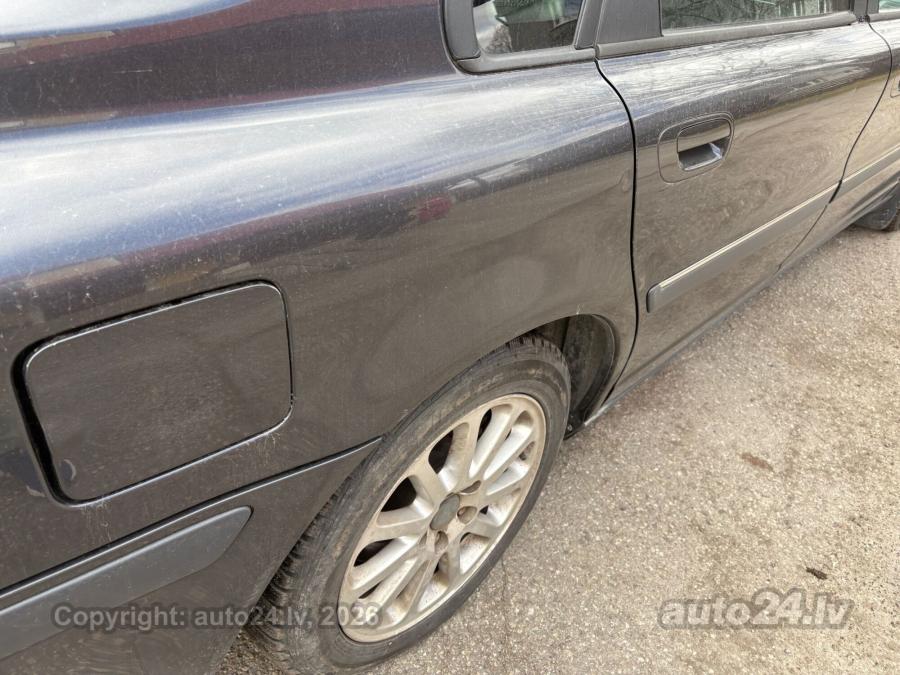 Серый Вольво С80 2002 в Таллин, объемом двигателя 2.40 л и пробегом 275 тыс. км за 2490 €, фото 4 на AUTOMOTO.COM.LV