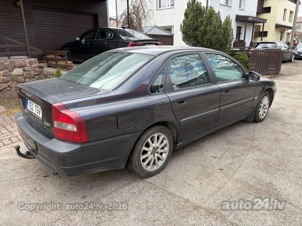 Grey Volvo S80 2002 in Tallinn, with an engine capacity of 2.40 L and mileage of 275 thousand km for 2490 €, photo 4 on AUTOMOTO.COM.LV