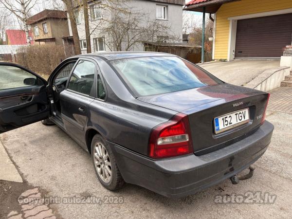 Grey Volvo S80 2002 in Tallinn, with an engine capacity of 2.40 L and mileage of 275 thousand km for 2490 €, photo 6 on AUTOMOTO.COM.LV
