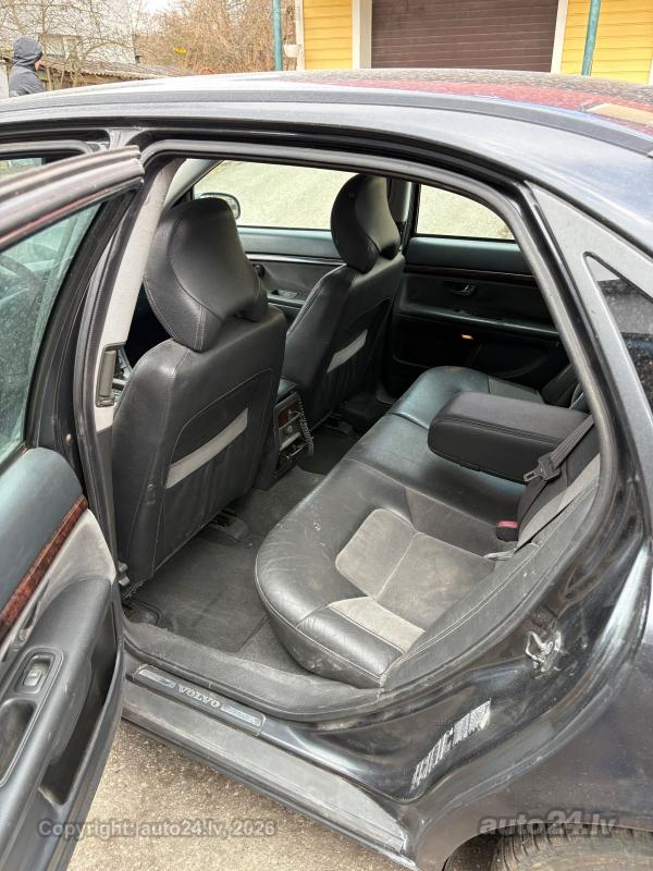 Grey Volvo S80 2002 in Tallinn, with an engine capacity of 2.40 L and mileage of 275 thousand km for 2490 €, photo 7 on AUTOMOTO.COM.LV
